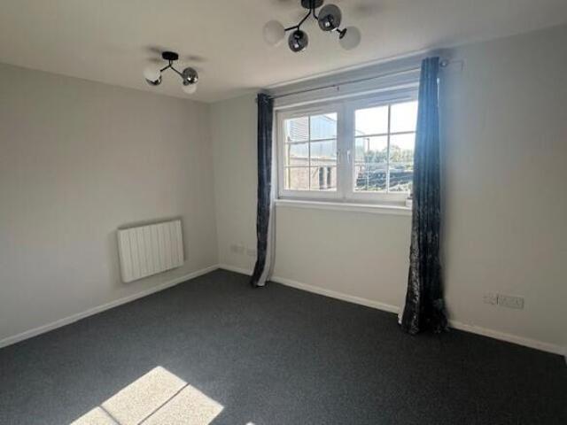 2 bedroom flat for rent in Grandfield, Trinity, Edinburgh, EH6