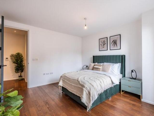 2 bedroom flat for rent in Gransden Avenue Hackney E8