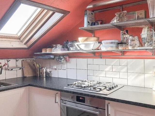 2 bedroom flat for rent in Greyhound Lane, Streatham, London, SW16 5NP, SW16