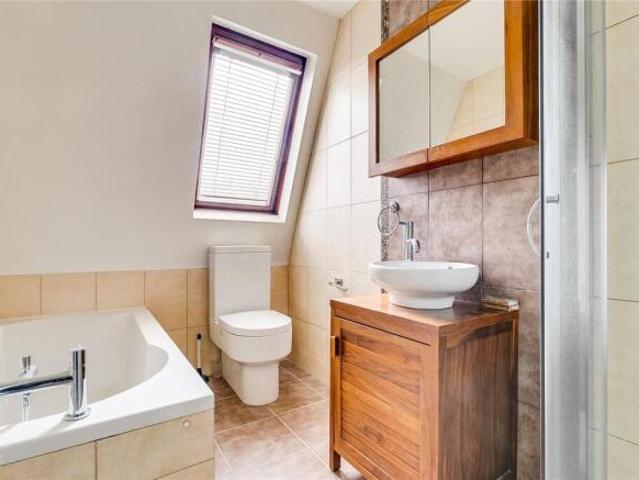 2 bedroom flat for rent in Greyhound Road, Fulham, W6