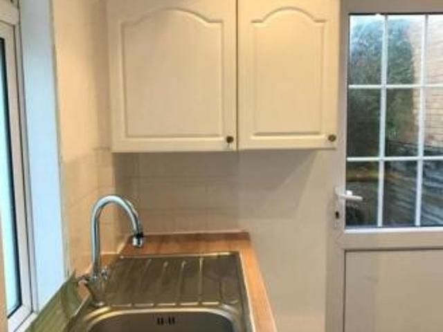 2 bedroom flat for rent in Greyhound Road, Hammersmith, W6 8NX, W6