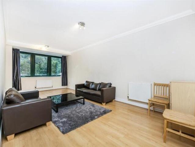 2 bedroom flat for rent in Greystoke House, W5