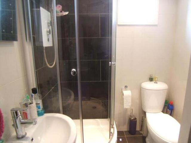 2 bedroom flat for rent in Great Western Road, Westbourne Park, W9