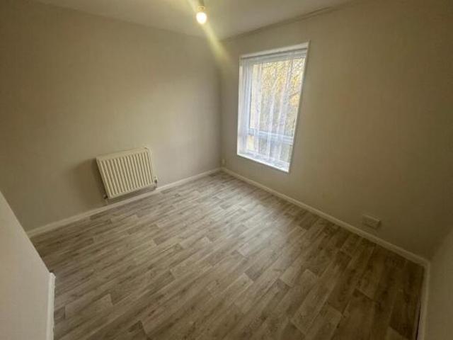 2 bedroom flat for rent in Great Gull Crescent, Northampton, NN3