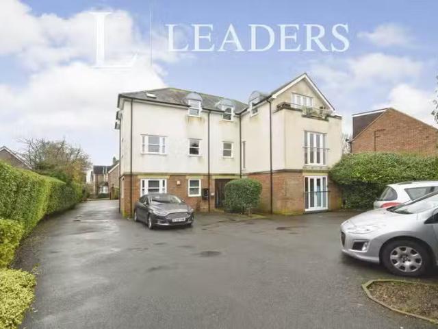 2 bedroom flat for rent in Great Havers Court, Elizabeth Road.