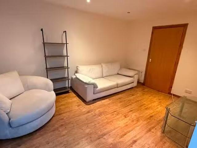 2 bedroom flat for rent in Great Northern Road, Woodside, Aber.