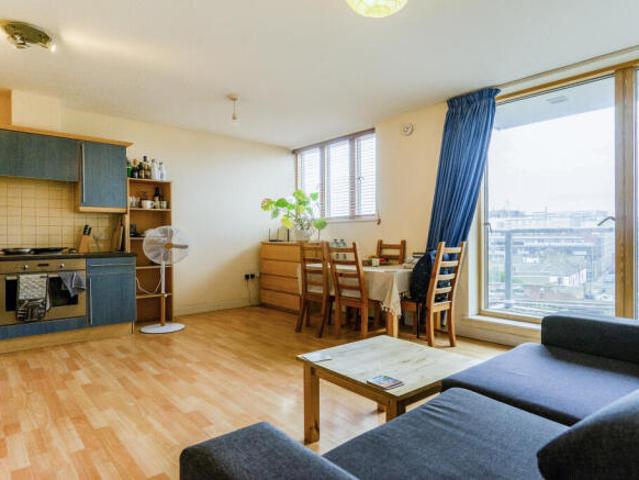 2 bedroom flat for rent in Great Suffolk Street, London, SE1