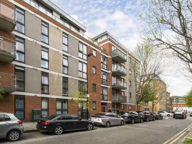 2 bedroom flat for rent in Greatorex Street, Brick Lane, E1