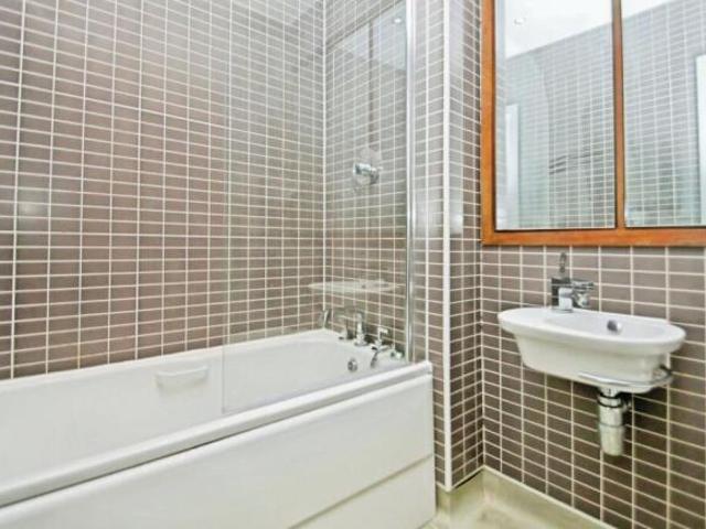 2 bedroom flat for rent in Greek Street, Leeds, West Yorkshire, LS1