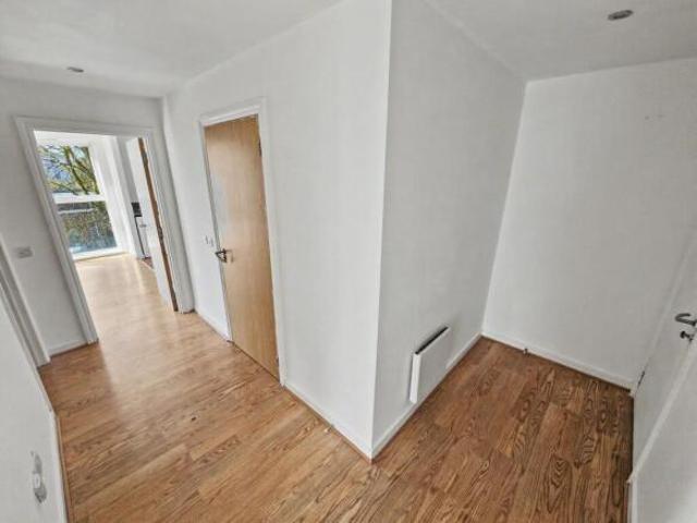 2 bedroom flat for rent in Green View, Salford, M7