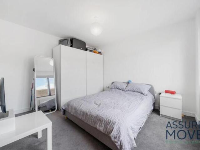 2 bedroom flat for rent in Green Lanes, London, N13