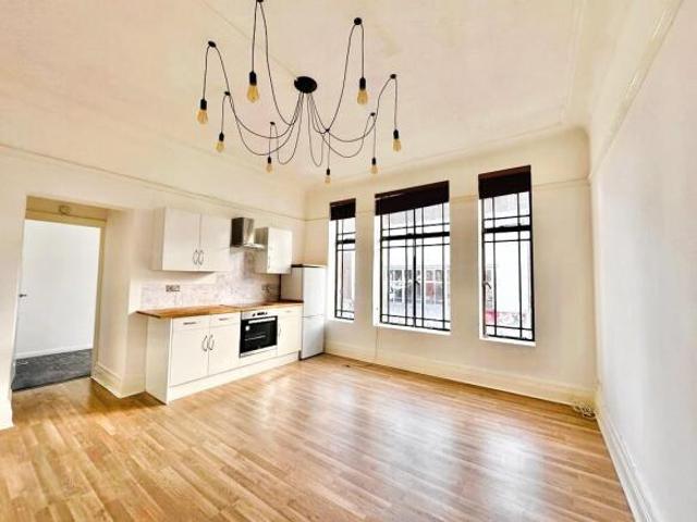 2 bedroom flat for rent in Green Street, Gillingham, ME7