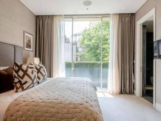 2 bedroom flat for rent in Green Street Mayfair W1K