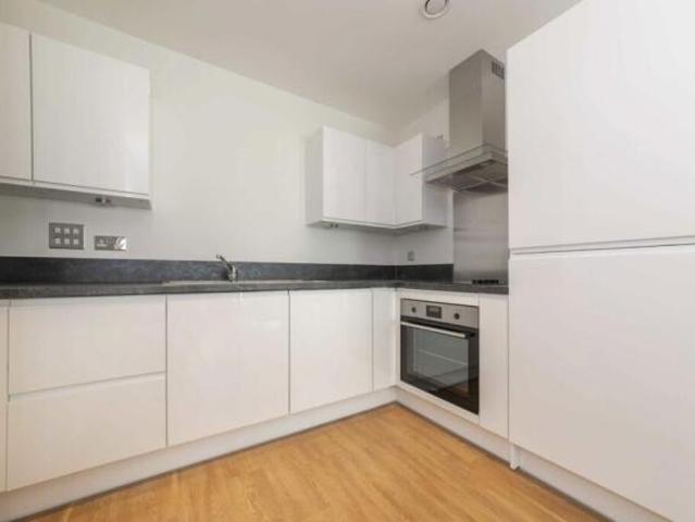 2 bedroom flat for rent in Green Street, Wilesden Junction, NW10