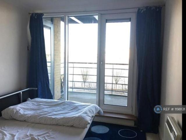 2 bedroom flat for rent in Greenfell Mansions, London, SE8
