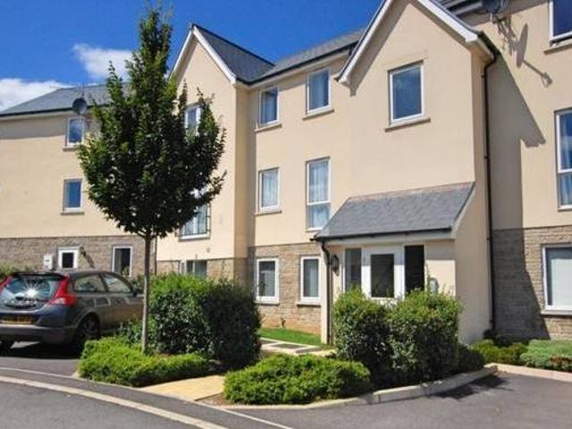 2 bedroom flat for rent in Greenfield Road Keynsham Bristol BS31