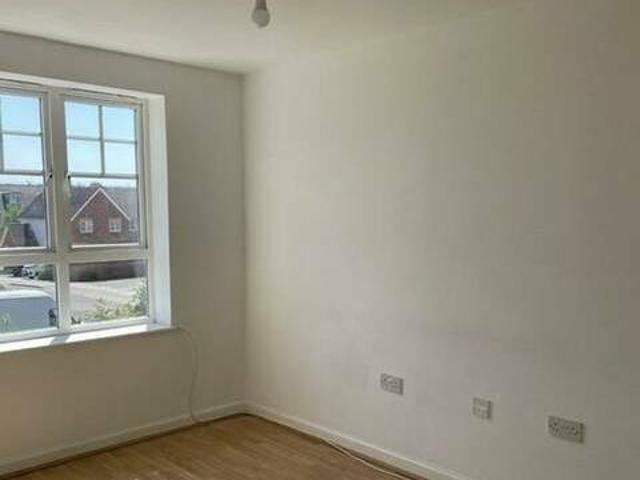 2 bedroom flat for rent in Greenhaven Drive London SE28