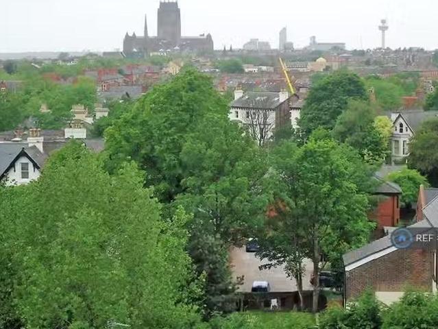 2 bedroom flat for rent in Greenheys Road, Liverpool, L8