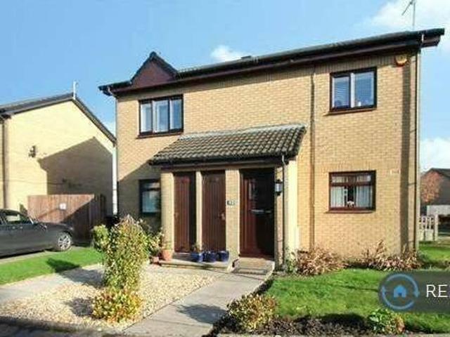 2 bedroom flat for rent in Greenlaw Crescent Paisley PA1