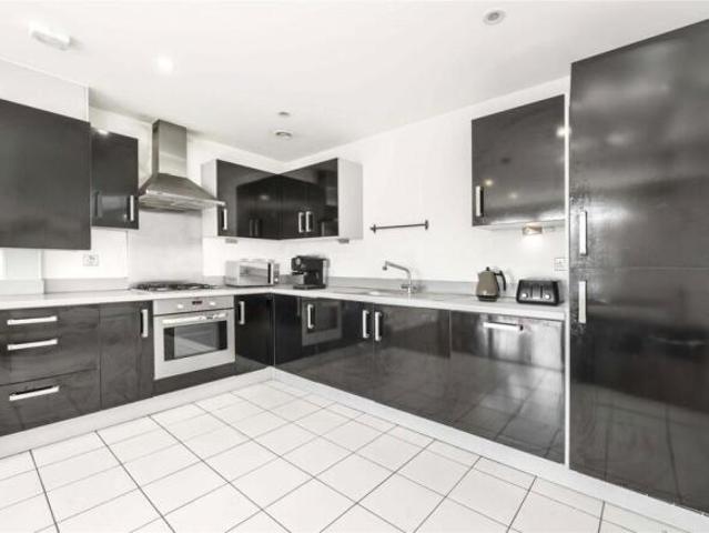 2 bedroom flat for rent in Greenwich High Road, Greenwich, SE10