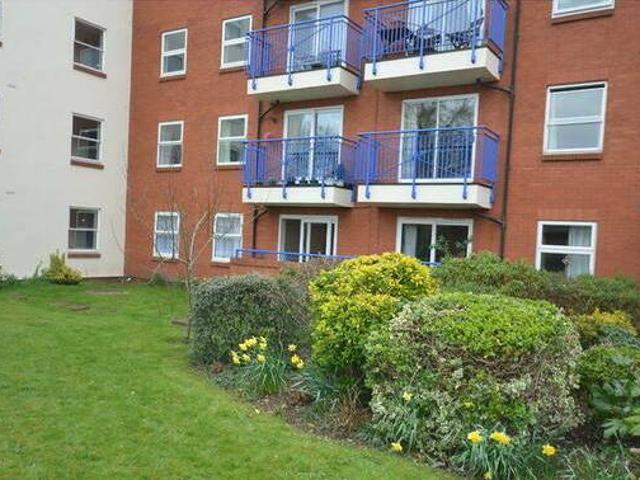 2 bedroom flat for rent in Grenville Court Bridgwater TA6