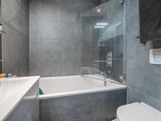 2 bedroom flat for rent in Gwendwr Road, London, W14