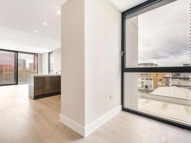 2 bedroom flat for rent in Gwynne Road, Battersea, LONDON, SW11