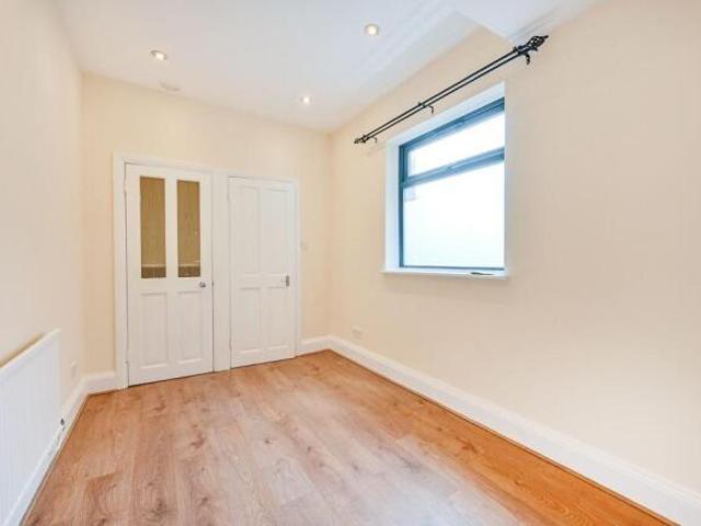2 bedroom flat for rent in Gunnersbury Lane, Gunnersbury, London, W3