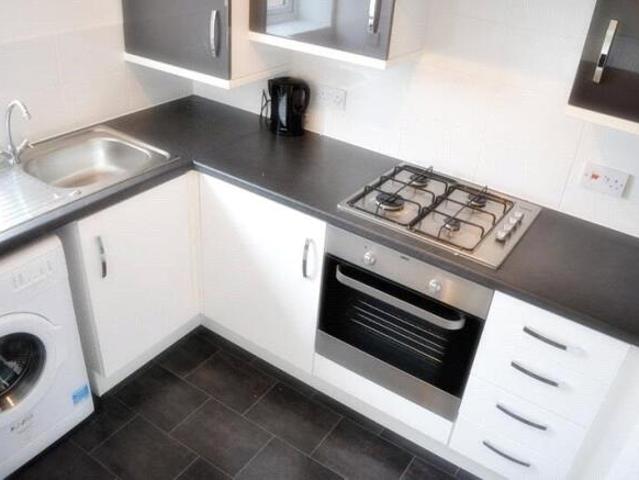2 bedroom flat for rent in Guide Post Road, Grove Village, Manchester, Greater Manchester, M13
