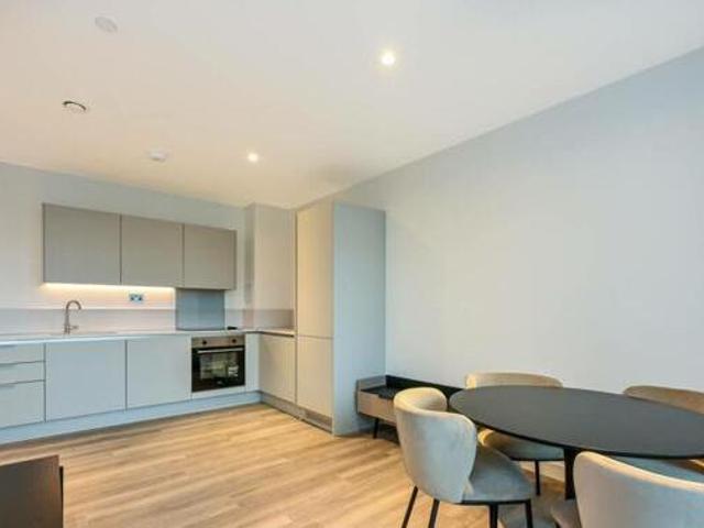 2 Bedroom Flat For Rent In Guildford