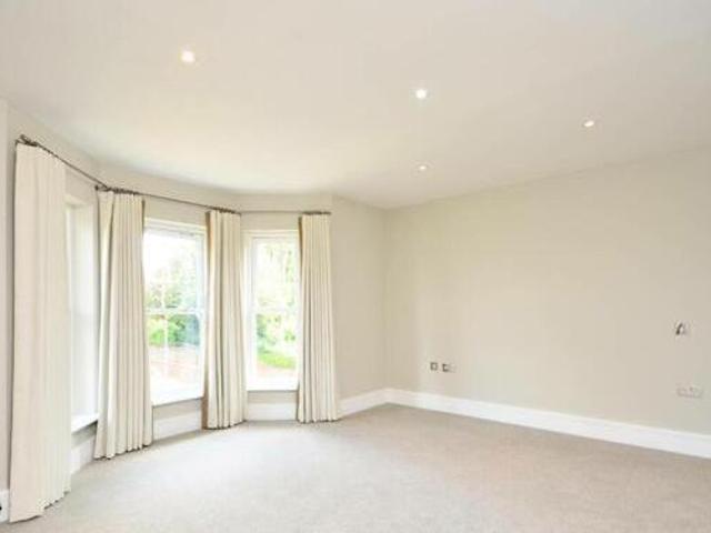2 Bedroom Flat For Rent In Guildford