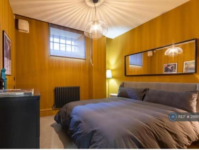 2 bedroom flat for rent in Guinea St, Bristol, BS1