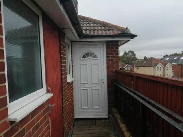 2 bedroom flat for rent in Hamble SO31