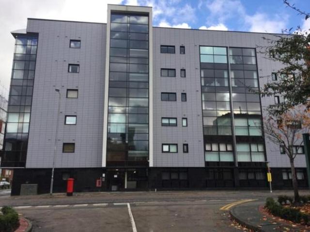 2 bedroom flat for rent in Hamilton House, L3