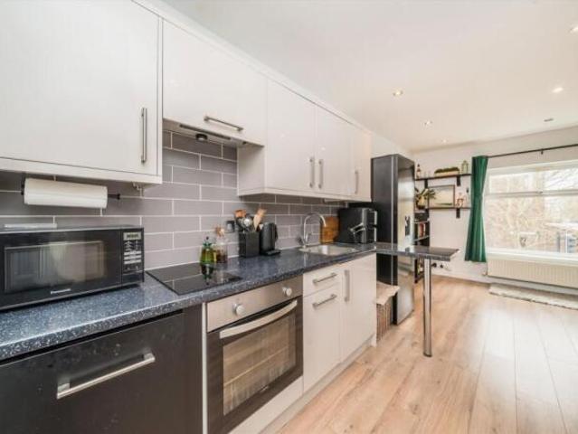 2 bedroom flat for rent in Hamilton Road, South Wimbledon, SW19