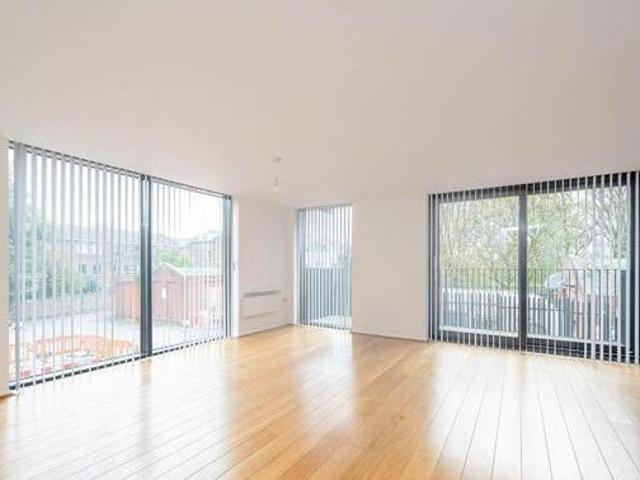 2 Bedroom Flat For Rent In Hammersmith, London