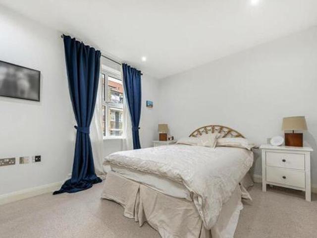 2 Bedroom Flat For Rent In Hammersmith, London