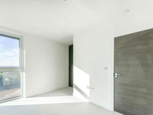 2 Bedroom Flat For Rent In Hammersmith, London