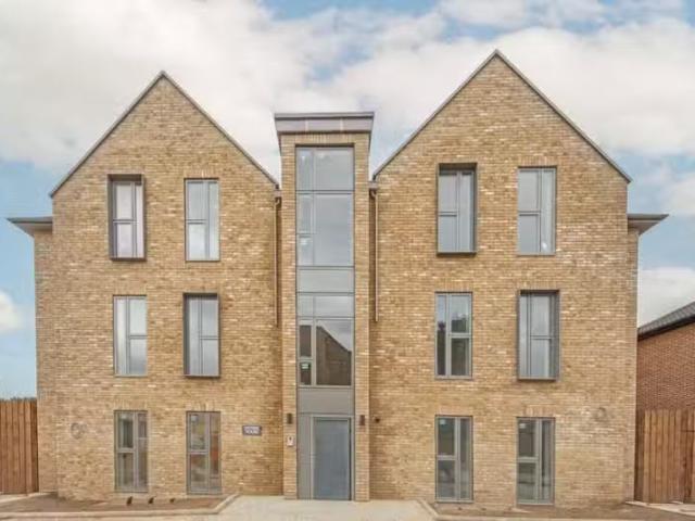 2 bedroom flat for rent in Hampden Road, Kingston Upon Thames.