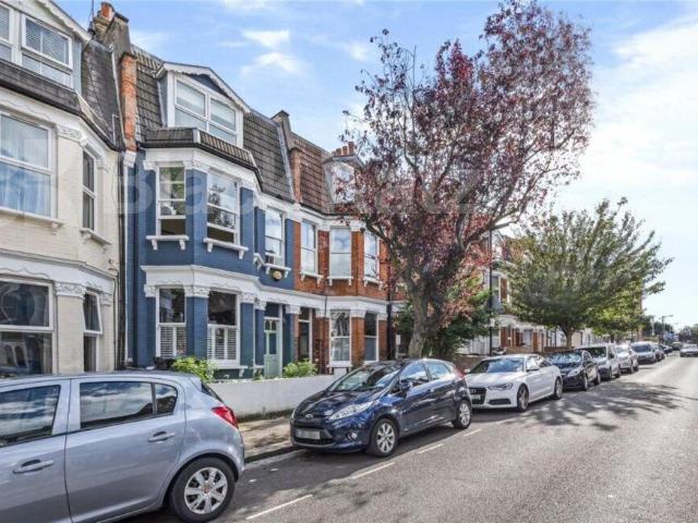2 bedroom flat for rent in Hampden Road, Haringey N8