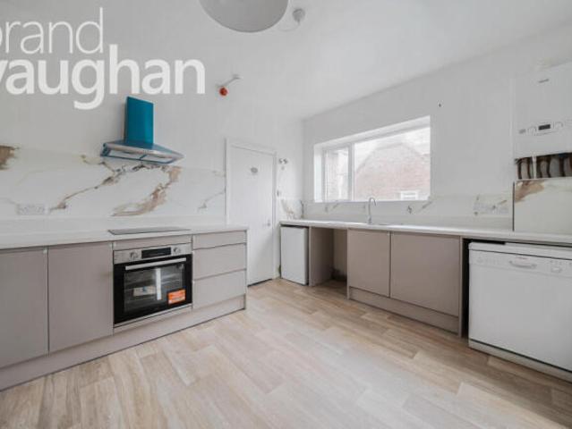 2 bedroom flat for rent in Hampden Terrace, Latimer Road, Eastbourne, East Sussex, BN22