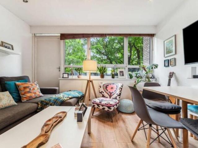 2 bedroom flat for rent in Hampson Way, London, SW8