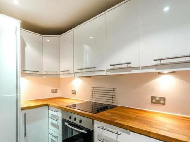 2 Bedroom Flat For Rent In Hampstead, London