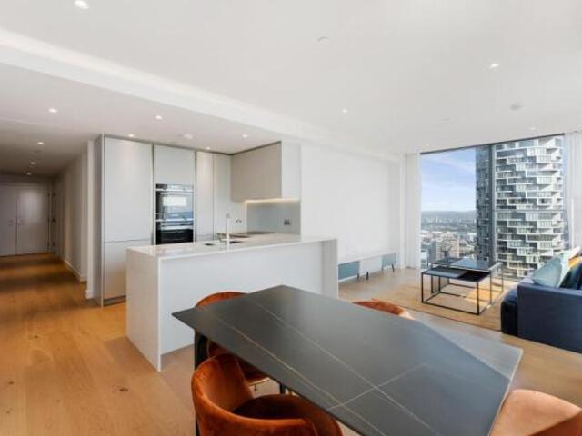 2 bedroom flat for rent in Hampton Tower, Marsh Wall, London, E14