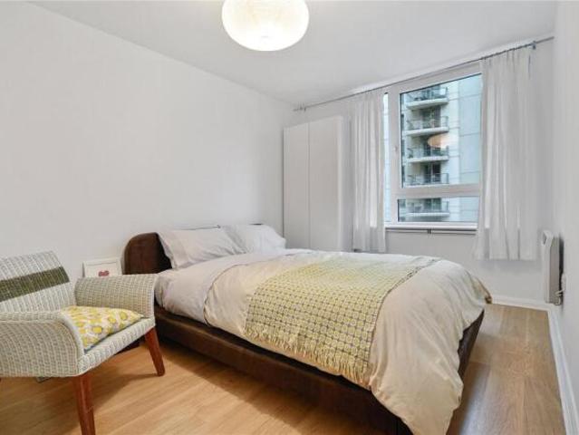 2 bedroom flat for rent in Hanover House, 7 St Georges Wharf, SW8