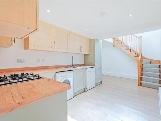 2 bedroom flat for rent in Hackney Road, Cambridge Heath, E2
