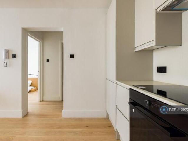 2 bedroom flat for rent in Hackney Road, London, E2