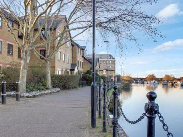 2 Bedroom Flat For Rent In Hackney