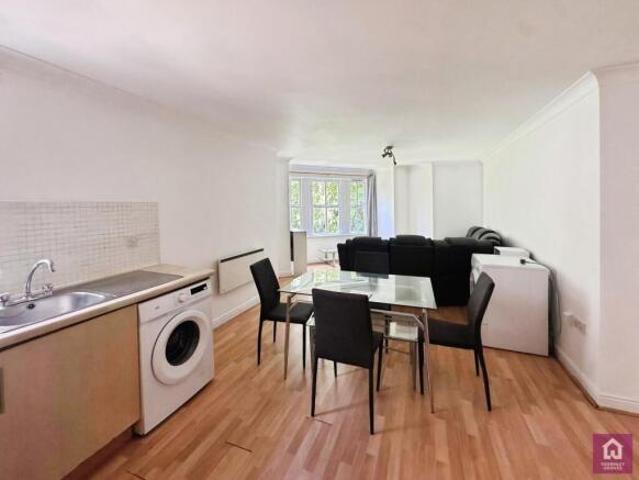 2 bedroom flat for rent in Hadfield Close, Manchester, Greater Manchester, M14