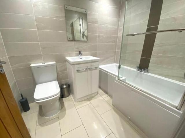 2 bedroom flat for rent in Hagley Road, Birmingham, West Midlands, B16